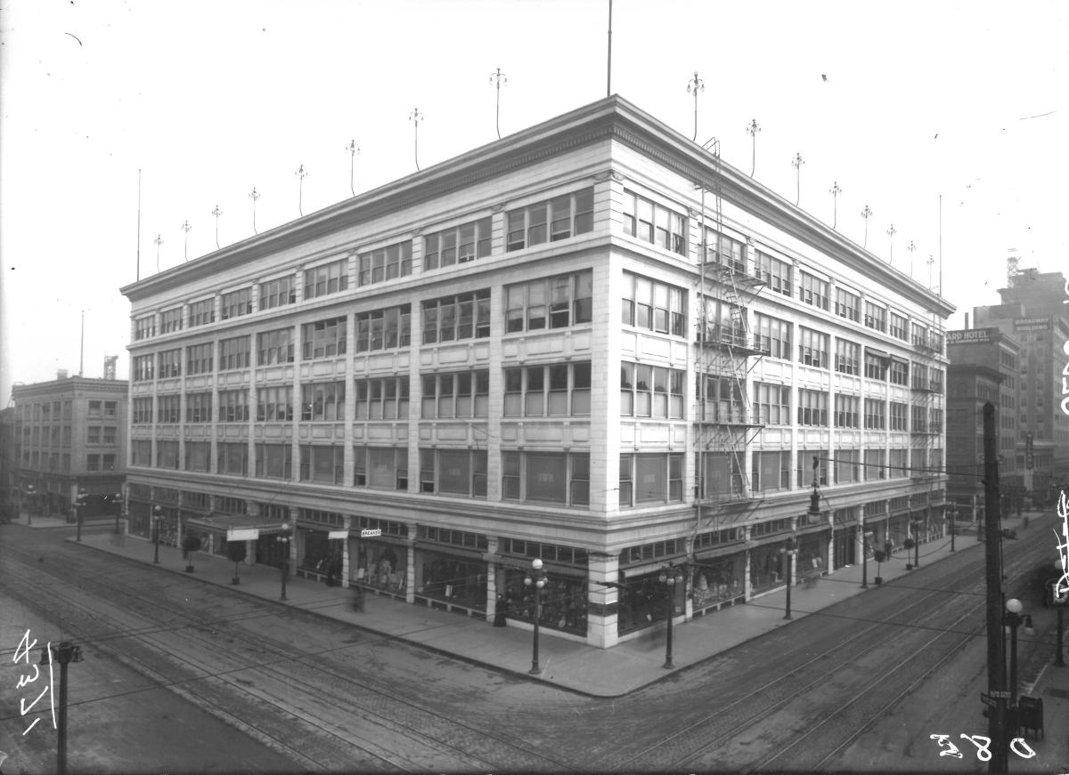 Portland’s Galleria mall gets a makeover – Lost Oregon